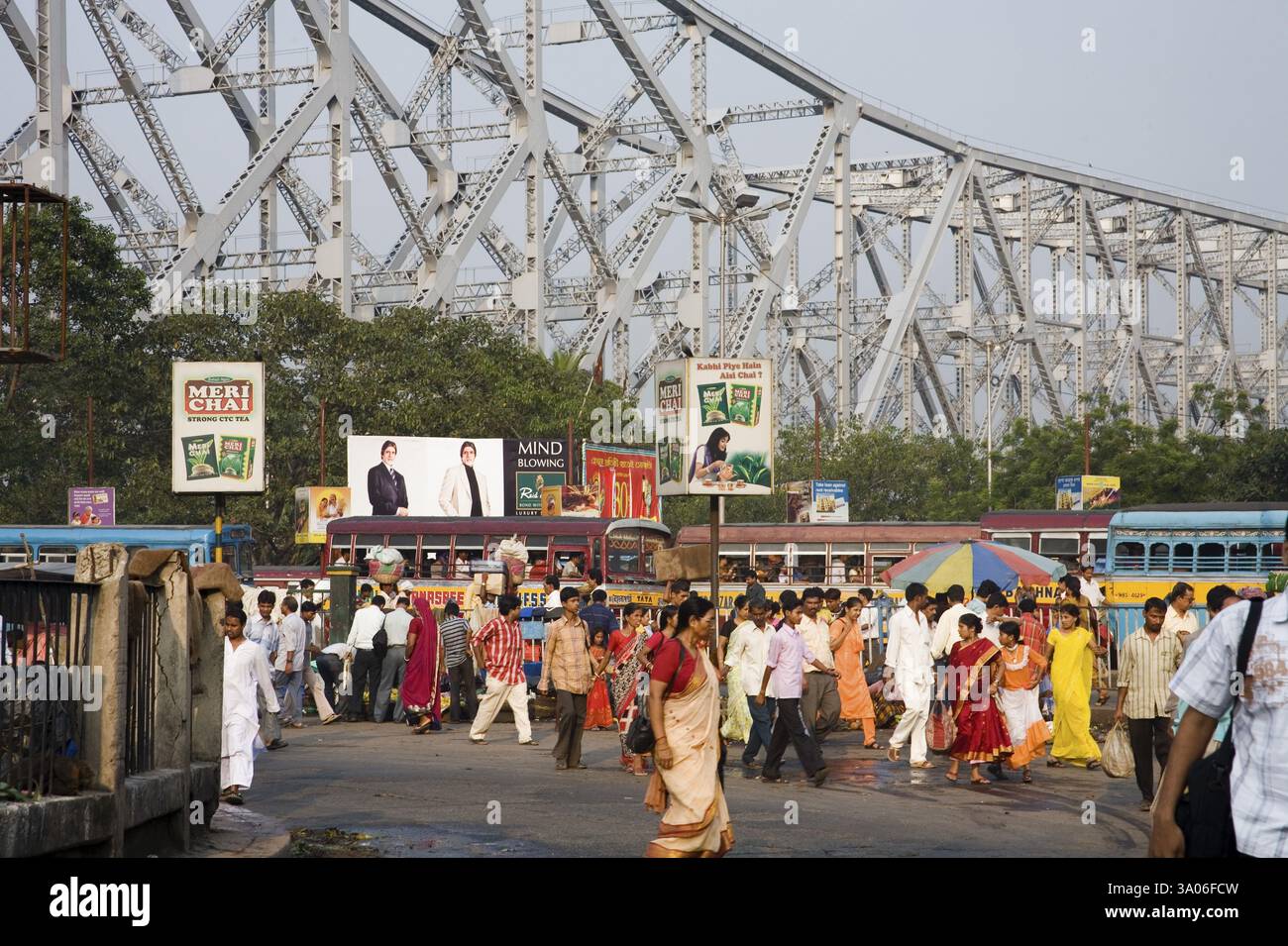 Street Scene, Howrah Bridge now Rabindra Setu over River Hooghly ...