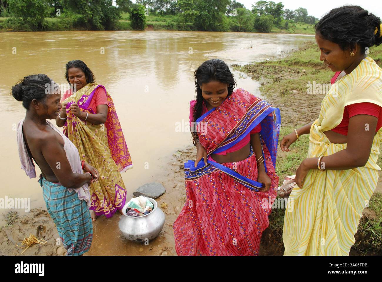 Ho tribes women draping in sari, Chakradharpur, Jharkhand, India NO MR ...