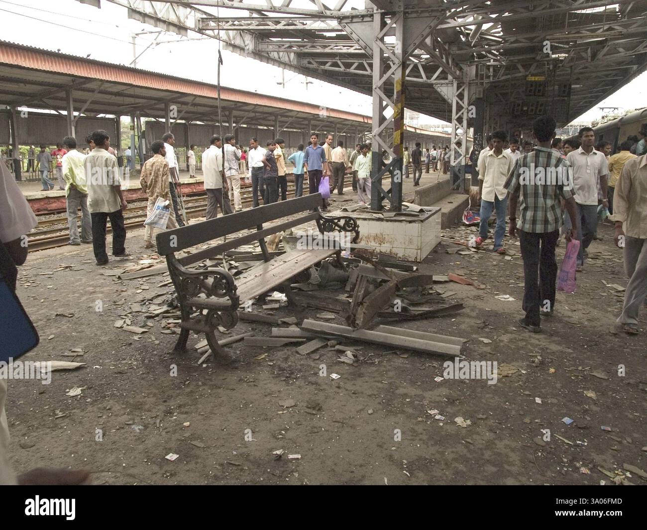 Bombay Bomb blast at Mahim Railway Station on 11- 07- 2006, Bombay ...