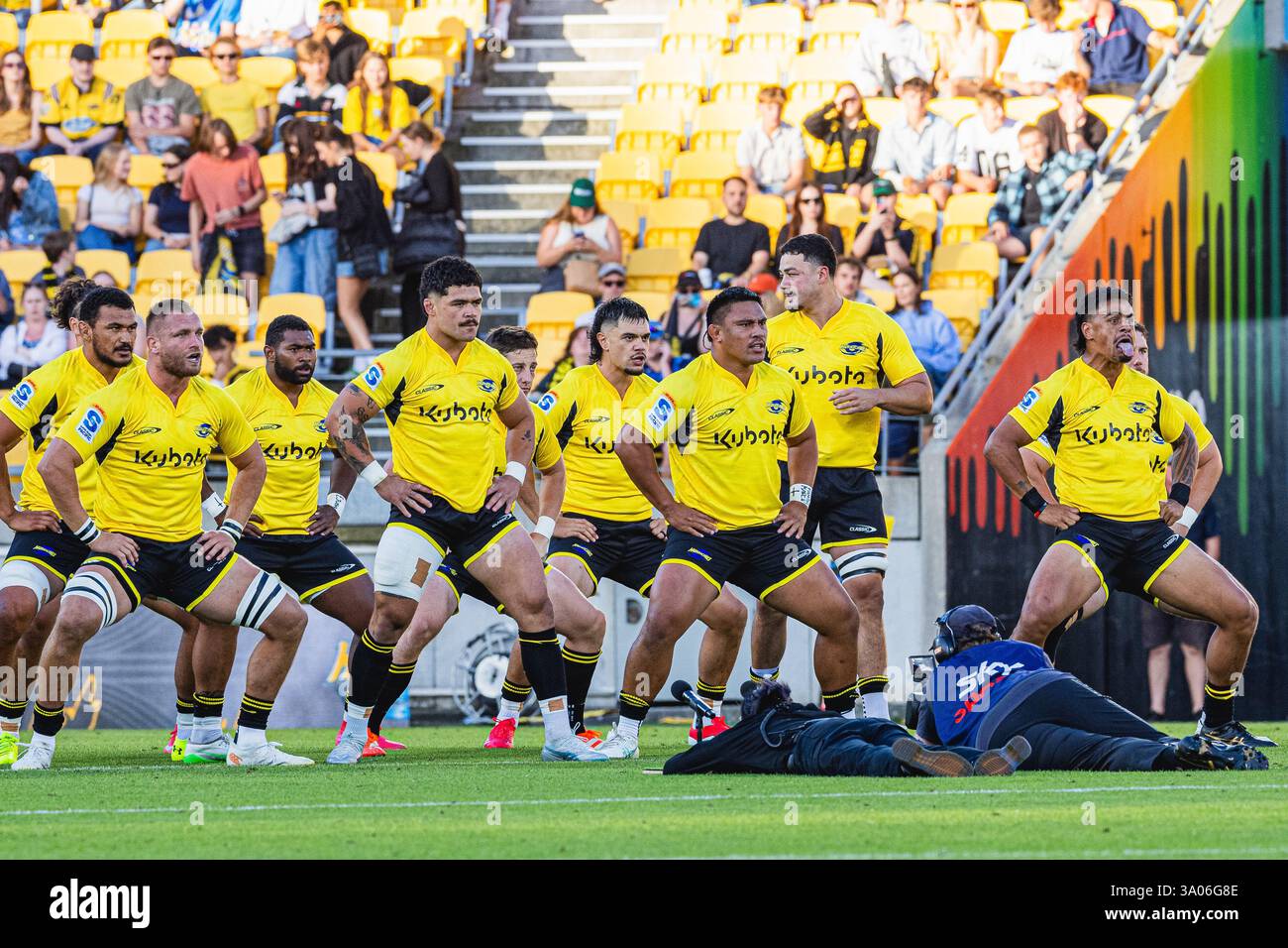 Wellington, New Zealand, 1 March, 2025. The Hurricanes perform the haka ...