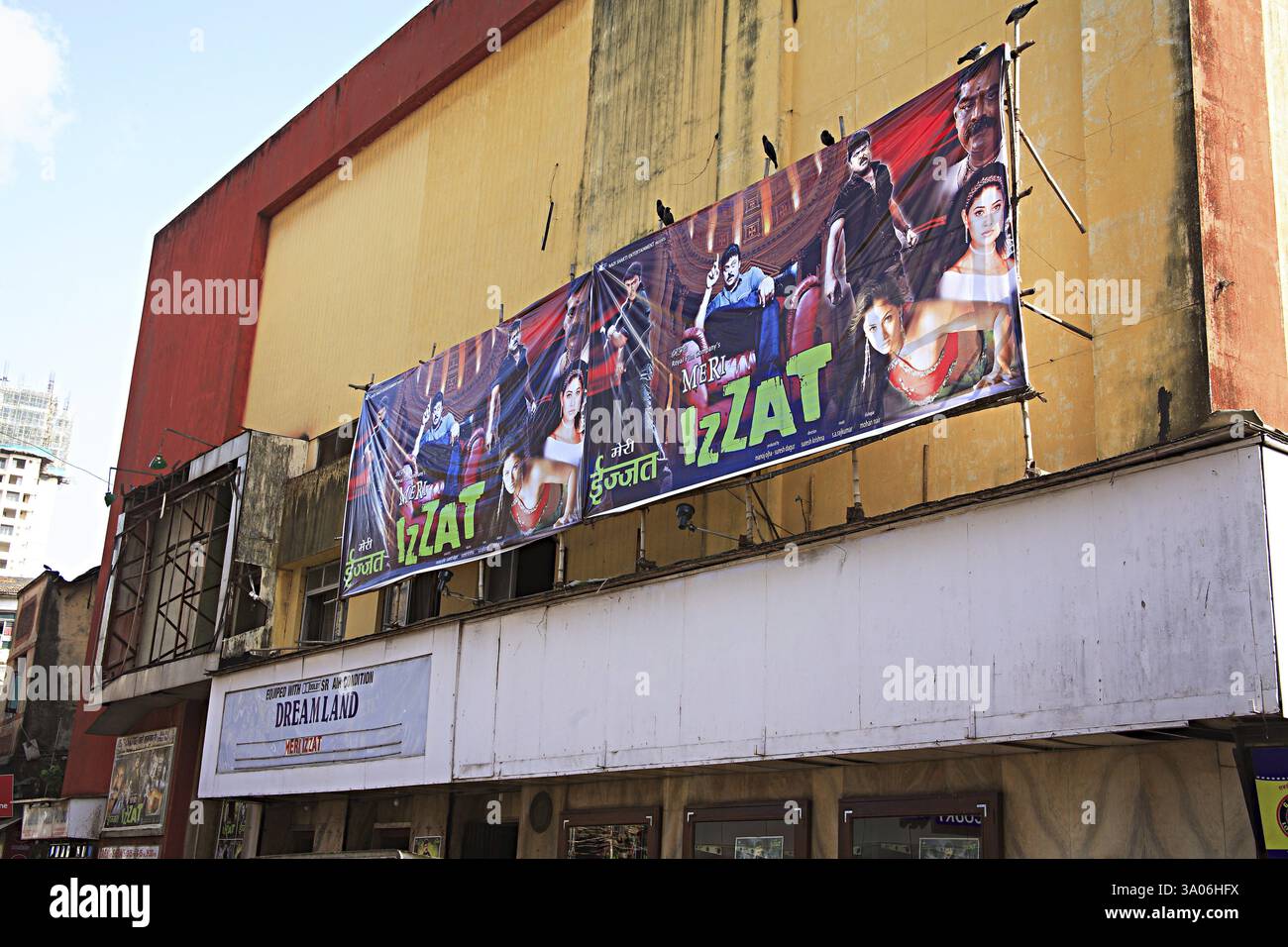 Old bollywood cinema hall dream land theatre, Charni road, Bombay ...