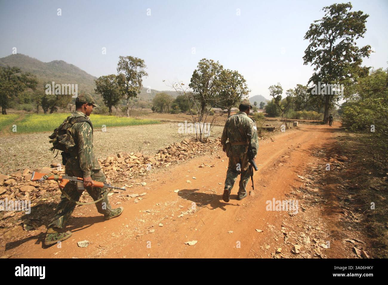 Central Reserve Police Force CRPF soldiers with gun hunt for naxalites ...