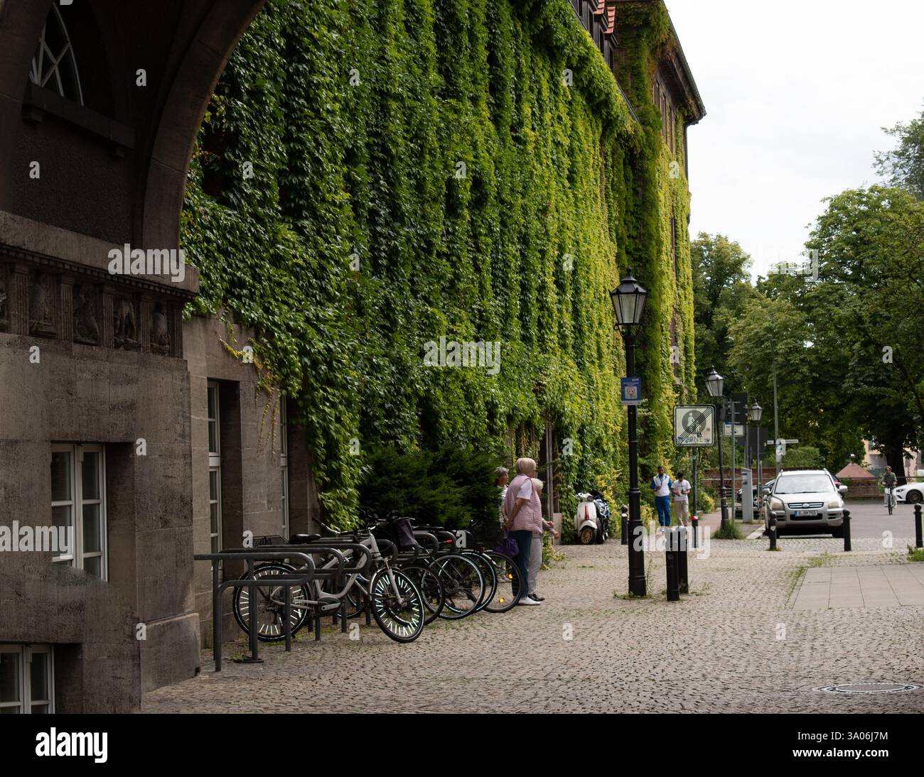 a visit to the streets of berlin, urban life on the streets of berlin ...