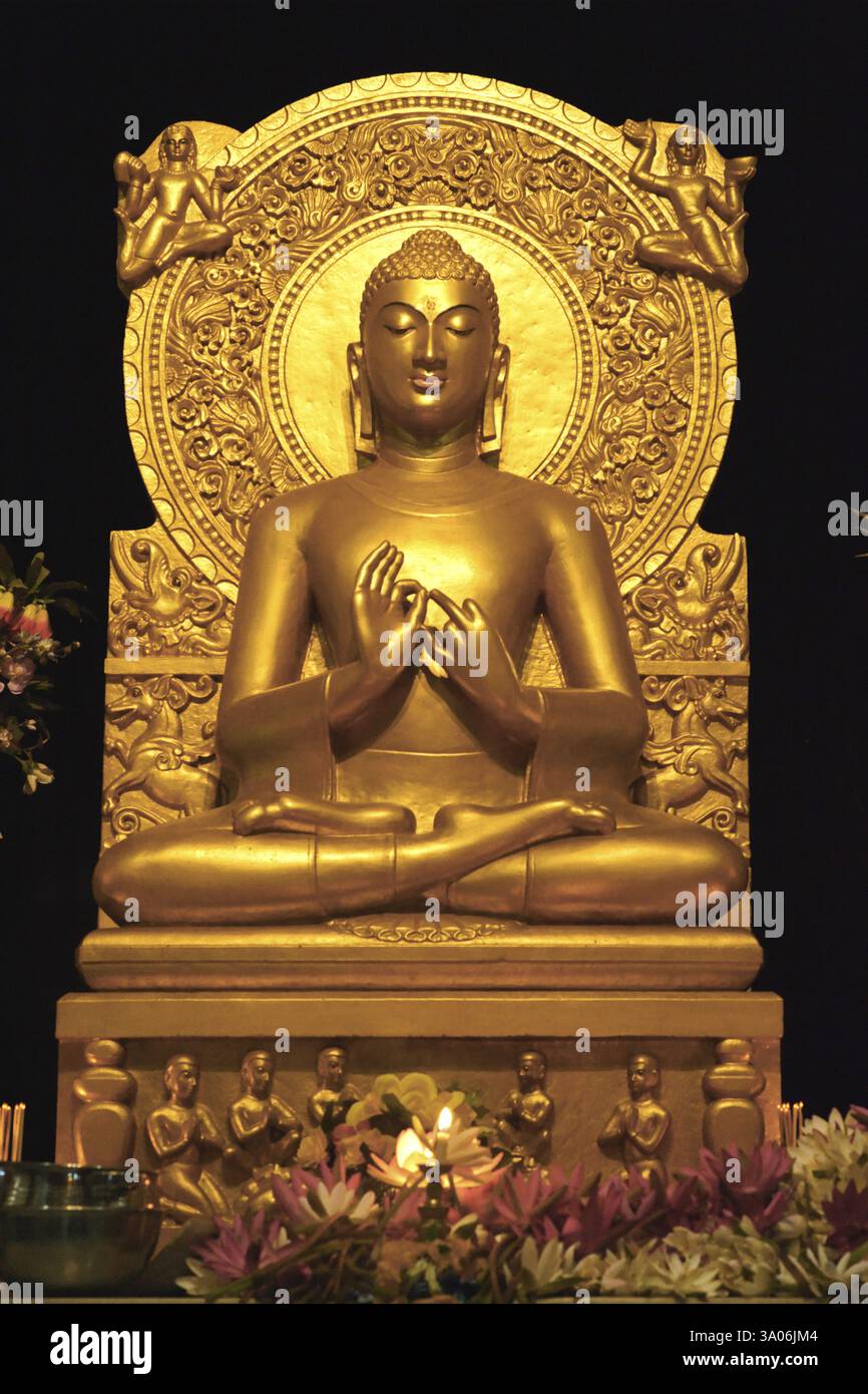 Statue of lord Buddha inside Mulagandha Kuti Vihar, Buddhist site at ...