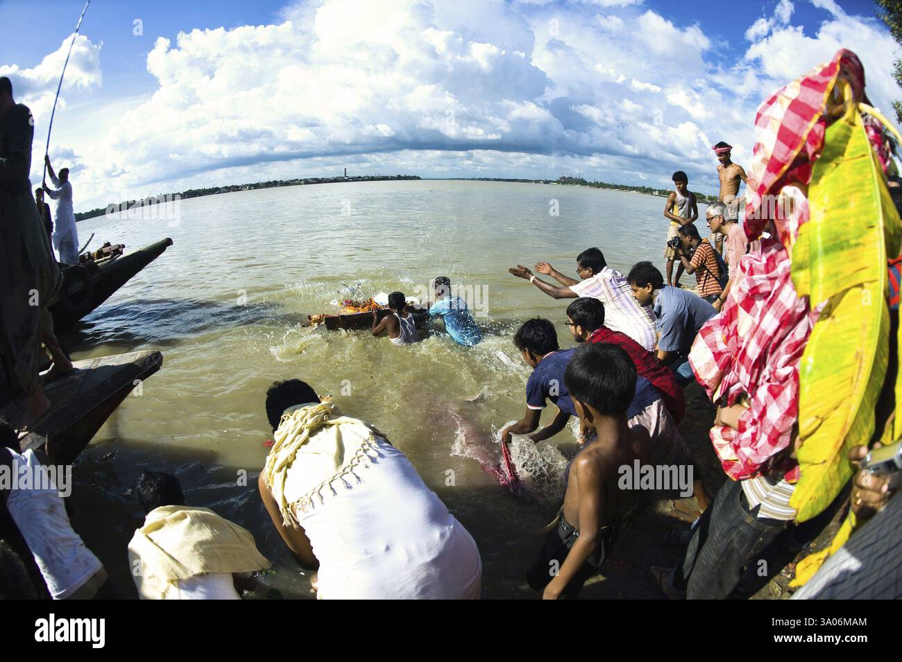 Immersion in river ganga ganges goddess durga with devotees, Calcutta ...