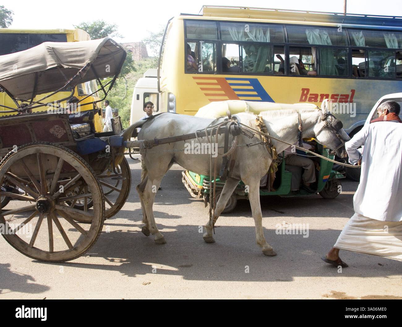 Traffic jam of horse drawn vehicles hi-res stock photography and images ...