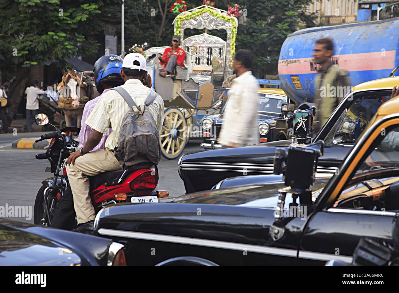 Traffic on S. V. Patel road, Charni Road, Bombay Mumbai, Maharashtra ...