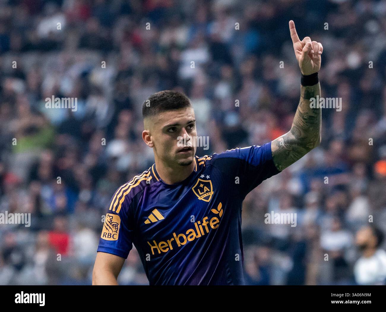 Los Angeles Galaxy's Gabriel Fortes Chaves celebrates after his goal ...