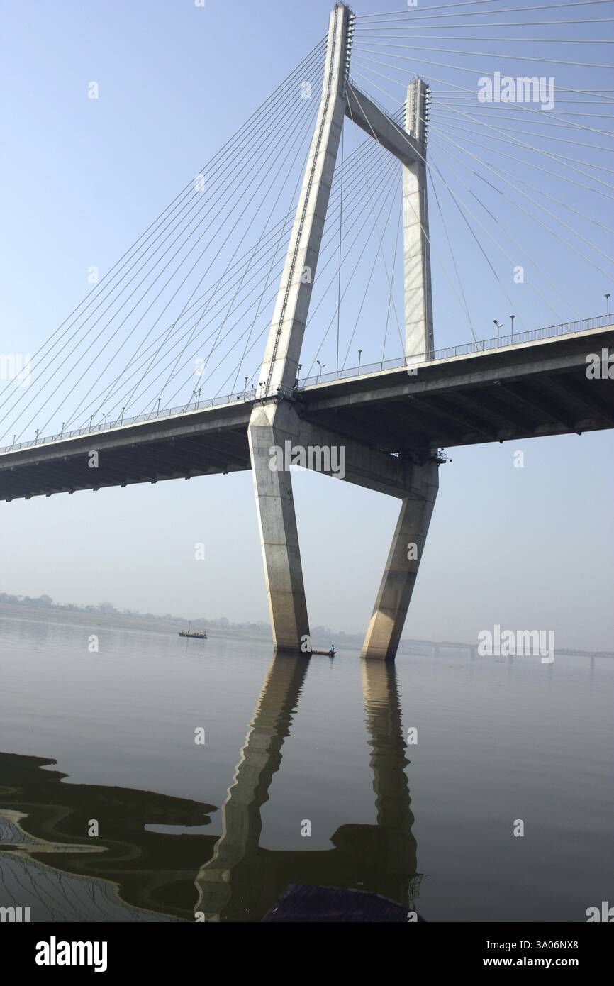 Bridge on yamuna river, Allahabad, Uttar Pradesh, India, Asia Stock ...