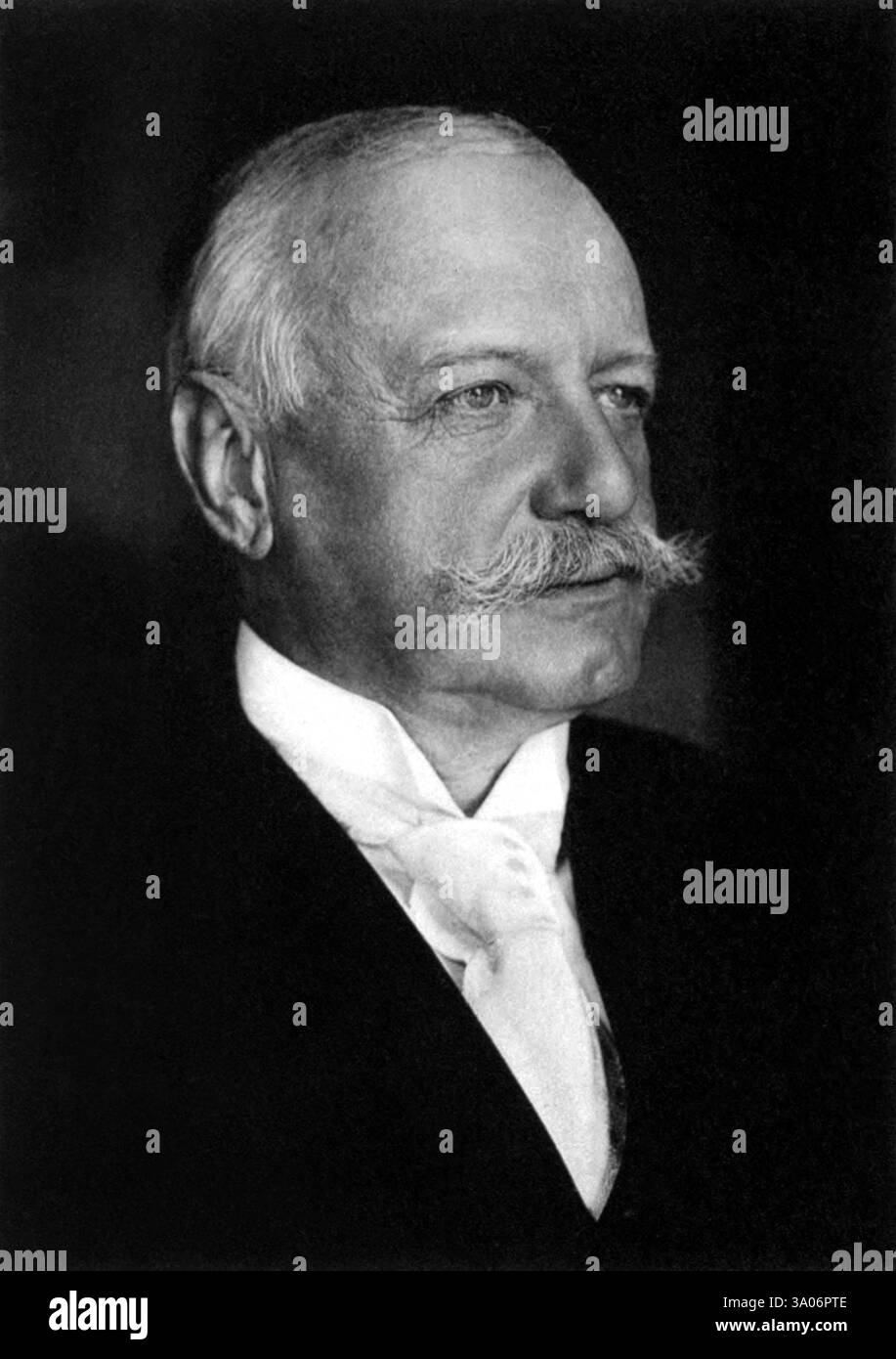 1916 , GERMANIA : The german politician Bernhard von Bülow ( 1849 ...