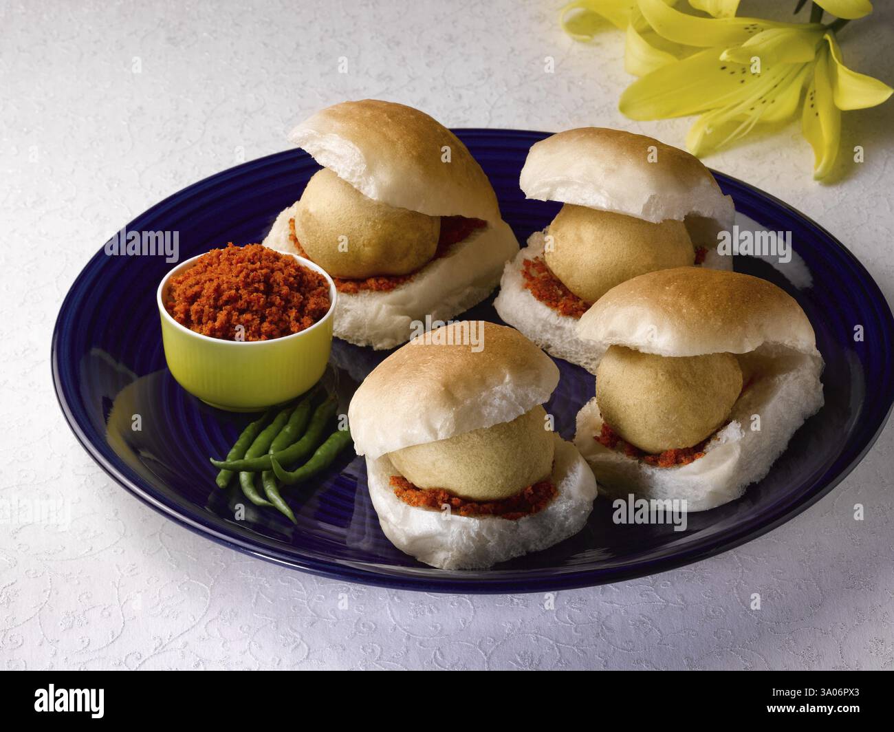 Vada in plate hi-res stock photography and images - Alamy