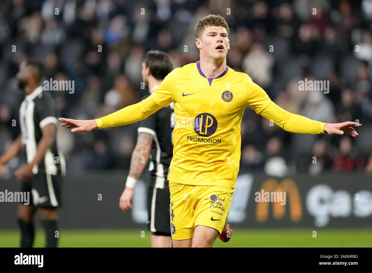 France. 02nd Mar, 2025. 04 Charlie CRESSWELL (tfc) during the Ligue 1 ...