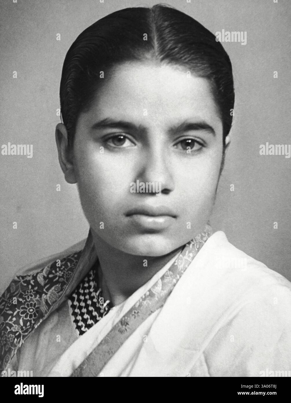 Indian faces hi-res stock photography and images - Alamy