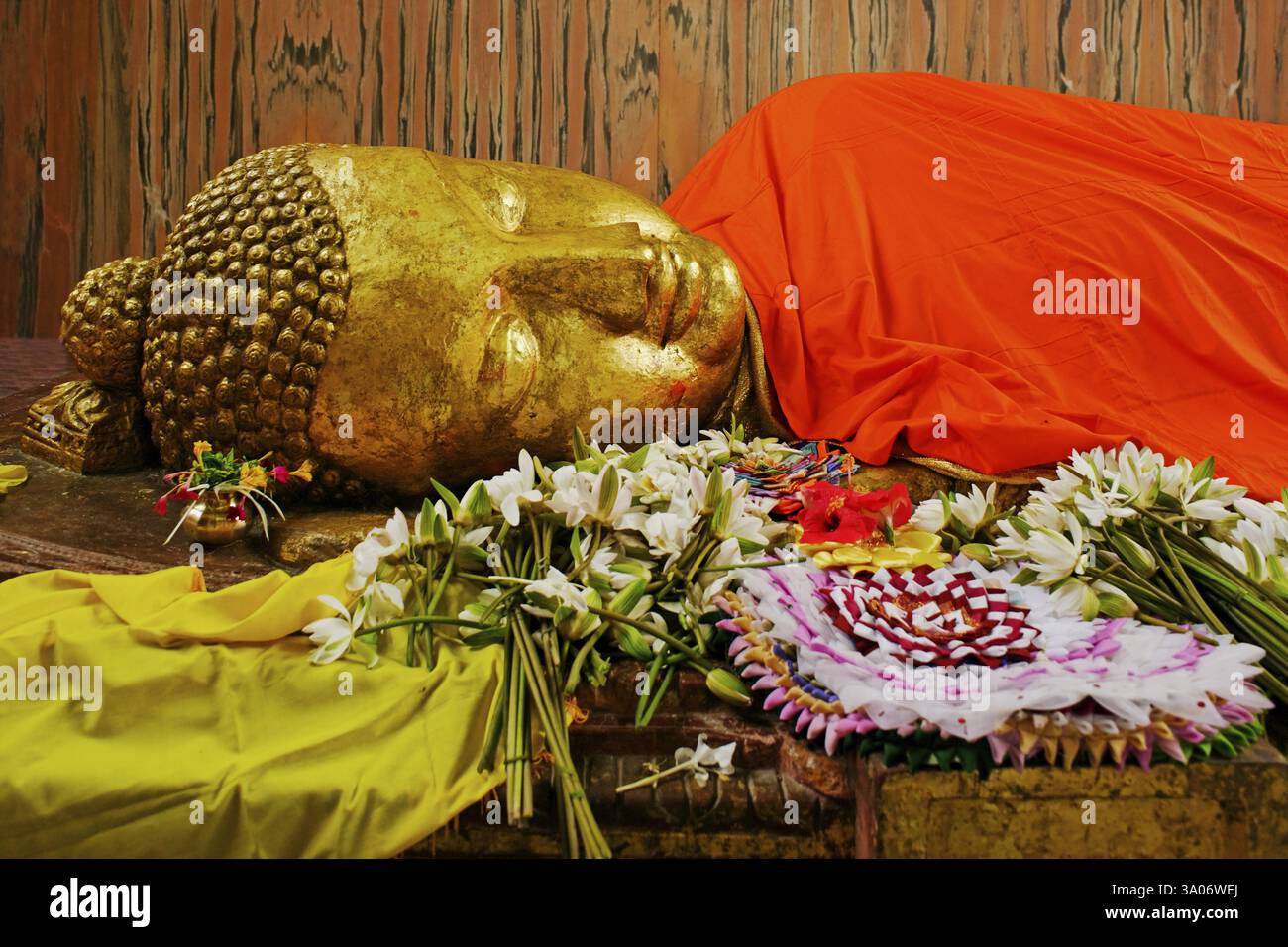 Lord Buddha's nirwan Mahaparinirvan, Buddhist site, Kushinagar, Uttar ...