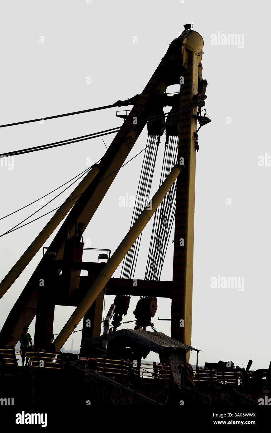 Asian Hercules floating crane having capacity of 1600 metric tones ...