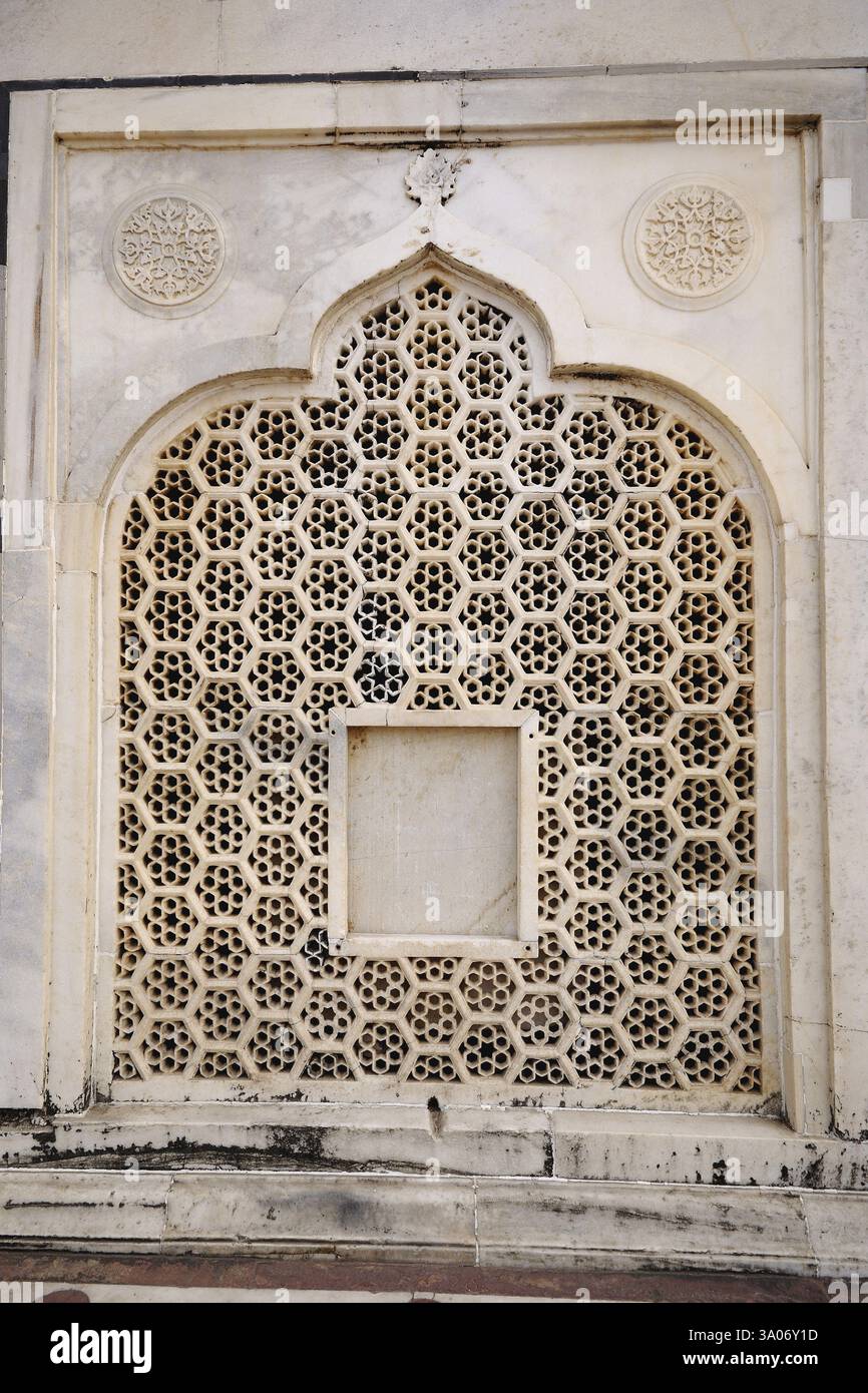 White marble stone work in Taj Mahal, Agra, Uttar Pradesh, India, Asia ...
