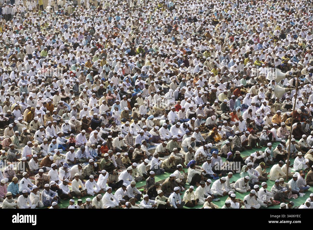 Crowd gathered for Eid al Fitr or Ramzan id namaaz at Lashkar-e-Eidgaah ...