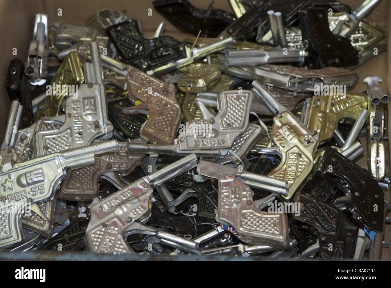 Firearm display and child hi-res stock photography and images - Alamy