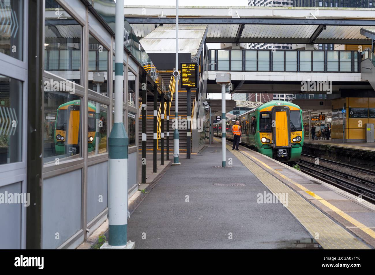 Southern railway class 377 electric train at East Croydon railway ...
