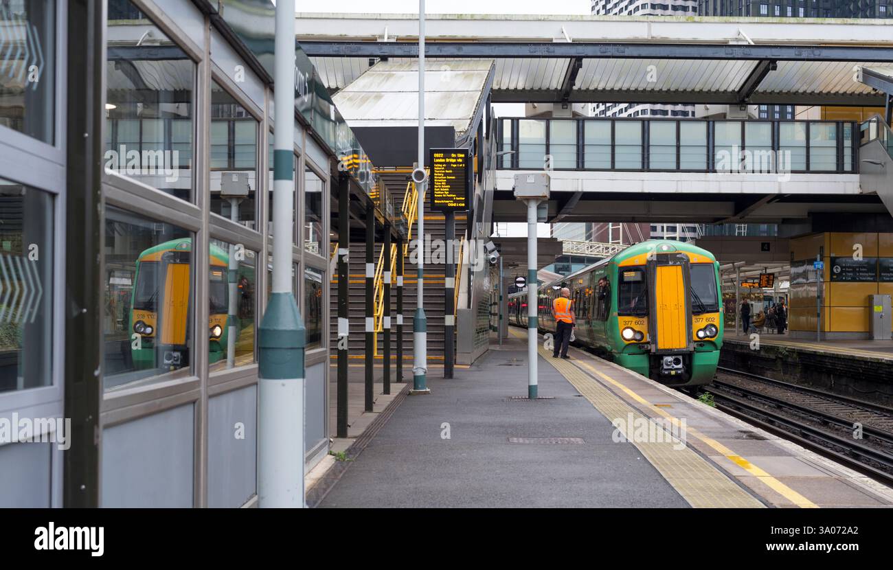 Southern railway class 377 electric train at East Croydon railway ...