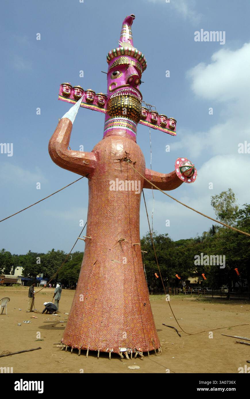 Giant effigies of demon king ravana hi-res stock photography and images ...