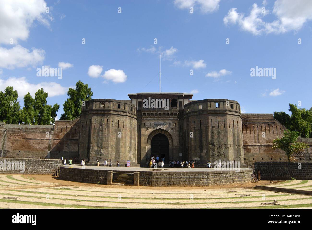 Delhi darwaja with massive bastion at shanwarwada shaniwarwada, Pune ...