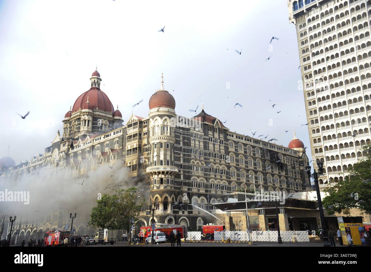 Fire in old wing of Taj Mahal hotel, after Terrorist attack by Deccan ...