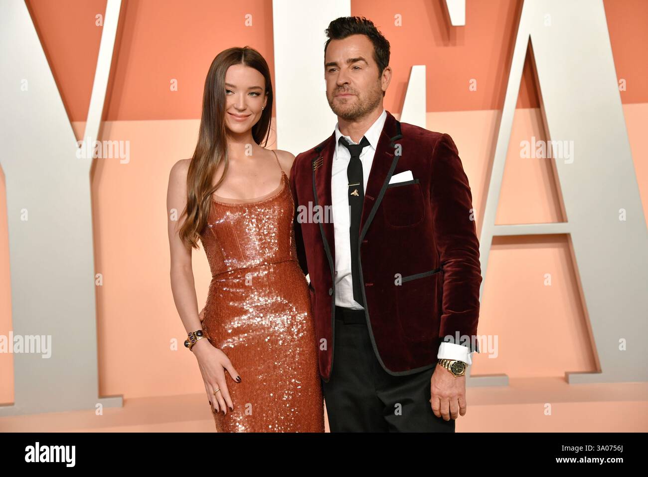Nicole Brydon Bloom and Justin Theroux arrive at the Vanity Fair Oscar ...