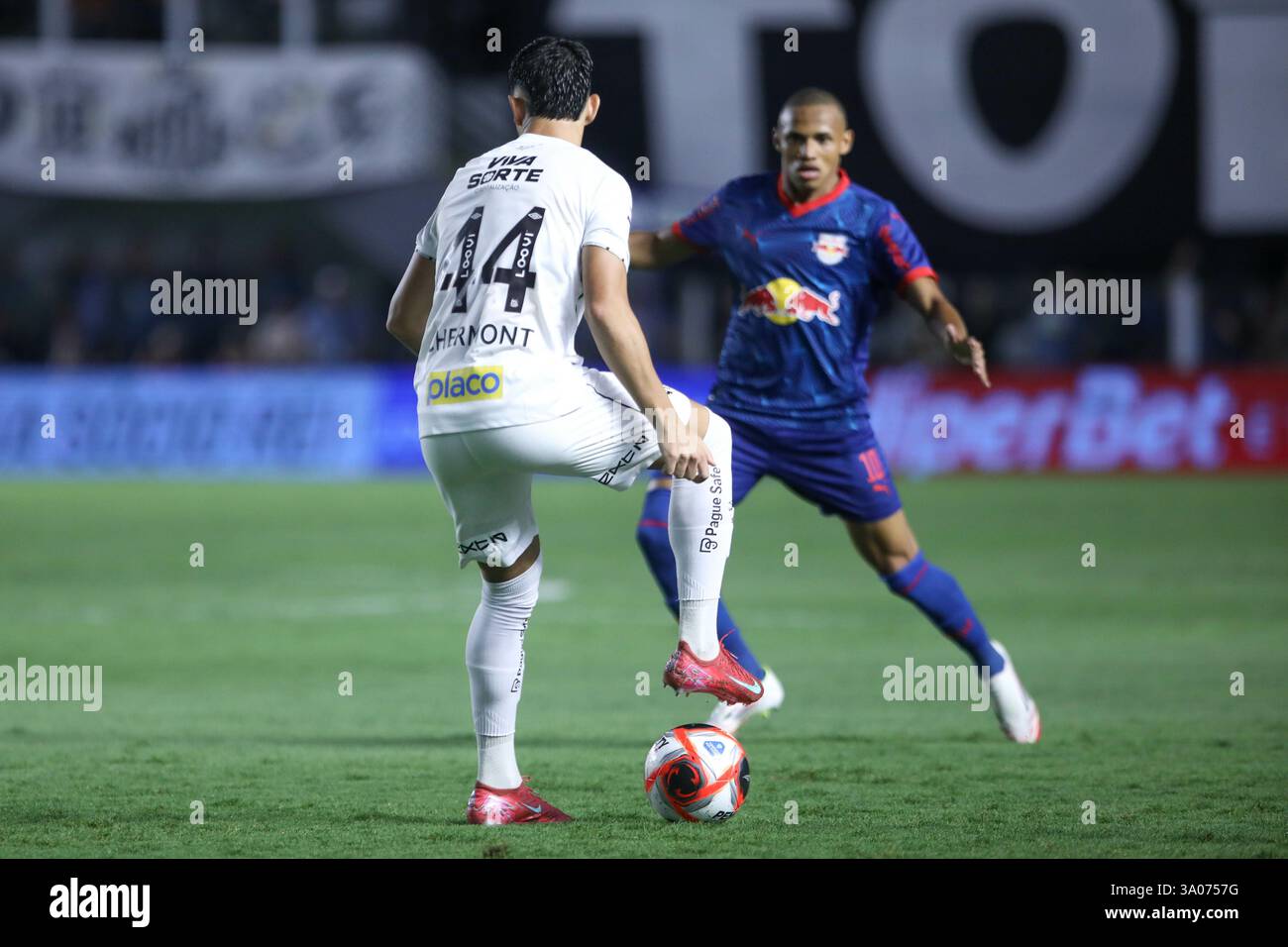 SP - SANTOS - 02/03/2025 - PAULISTA 2025, SANTOS x BRAGANTINO - JP Chermont Santos player during ...
