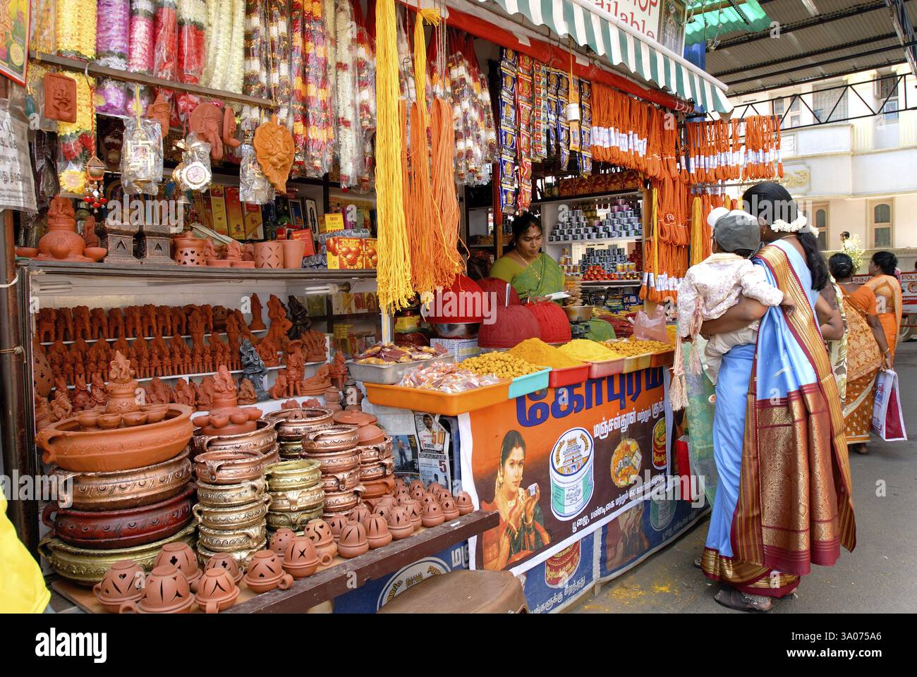Temple shop at kapaleswarar temple in Mylapore, Chennai, Tamil Nadu ...