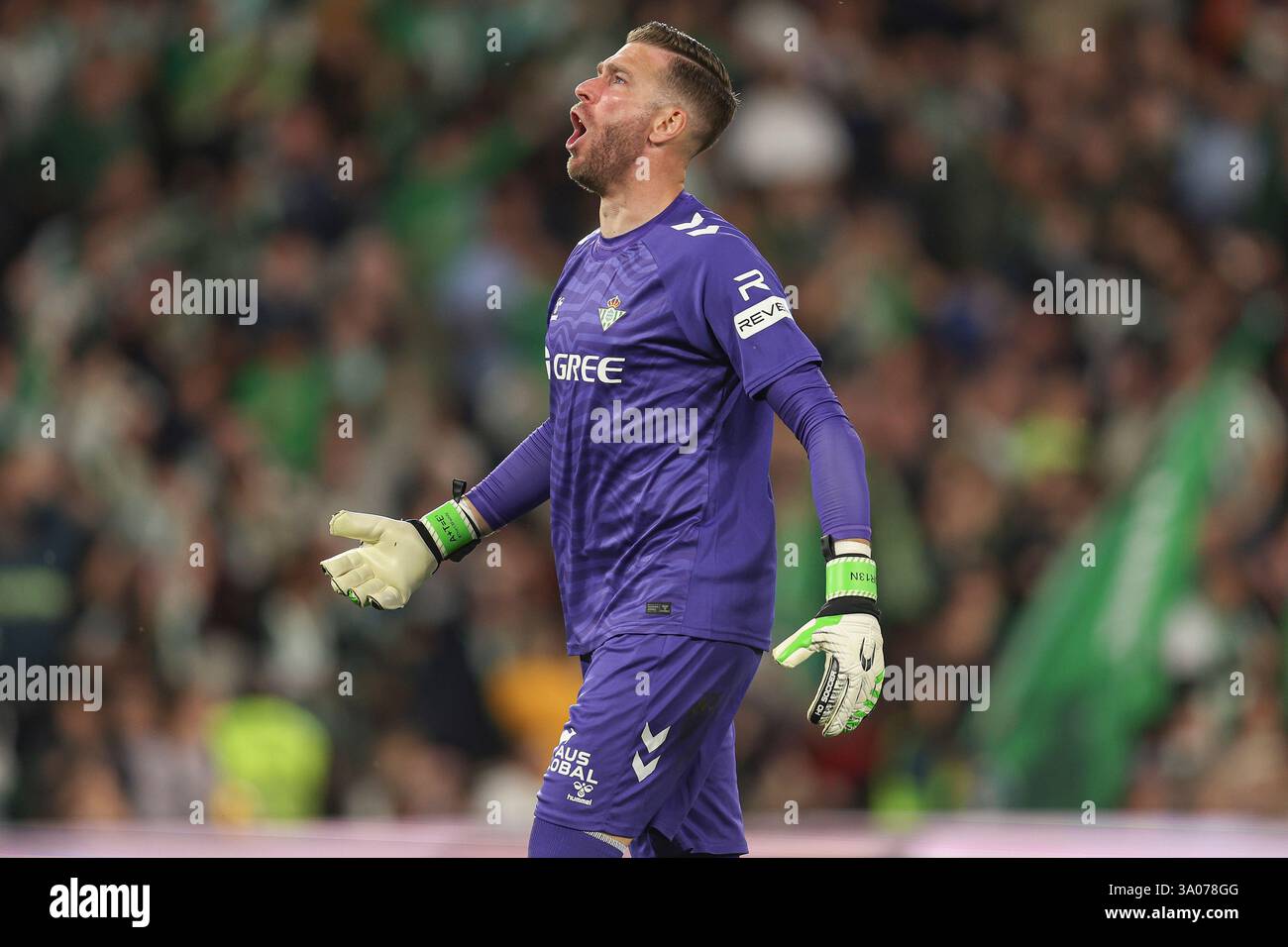 Andriy Lunin of Real Madrid during the La Liga EA Sports match between ...
