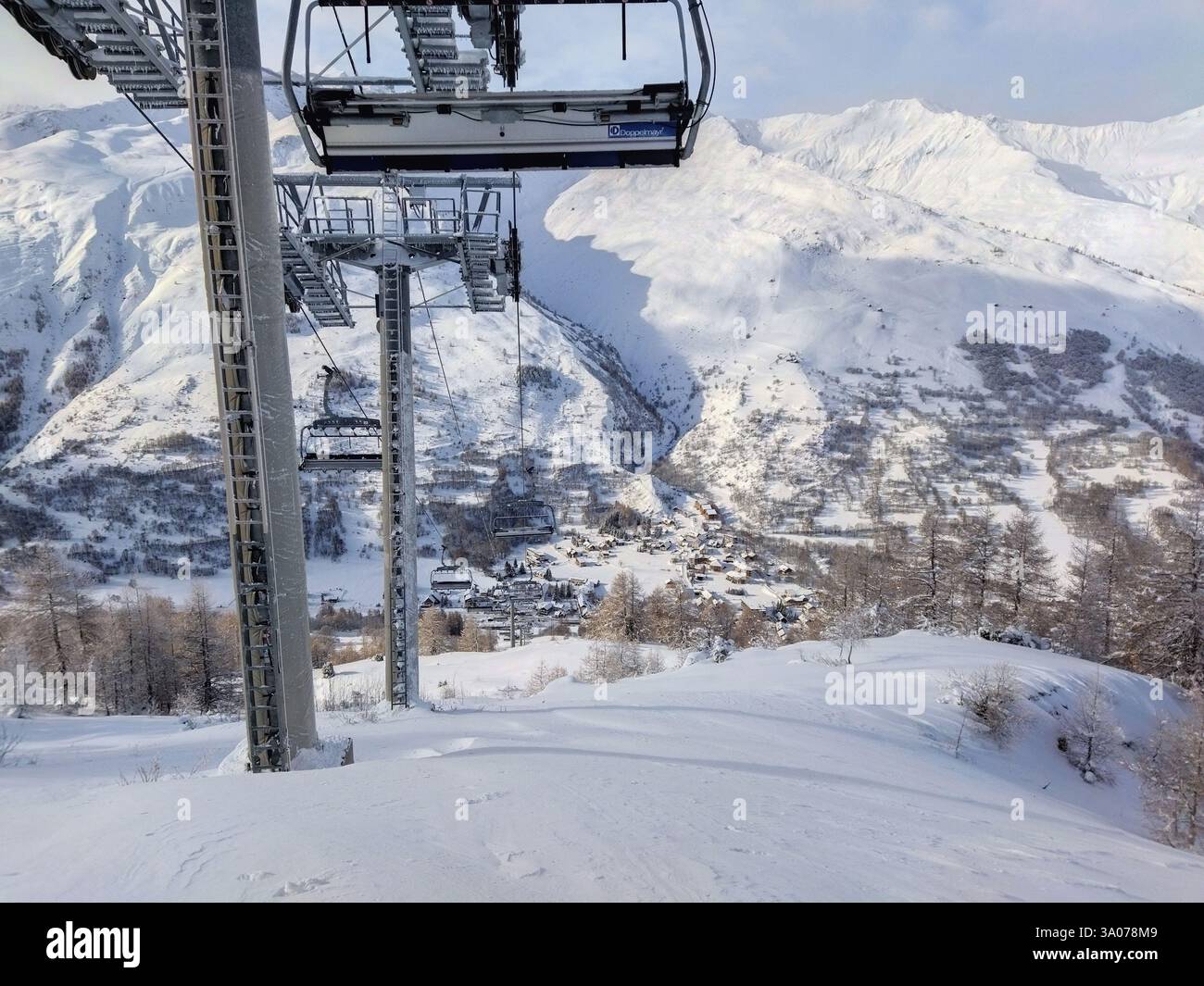 France, Valloire : A chairlift and slopes closed when Valloire ski ...
