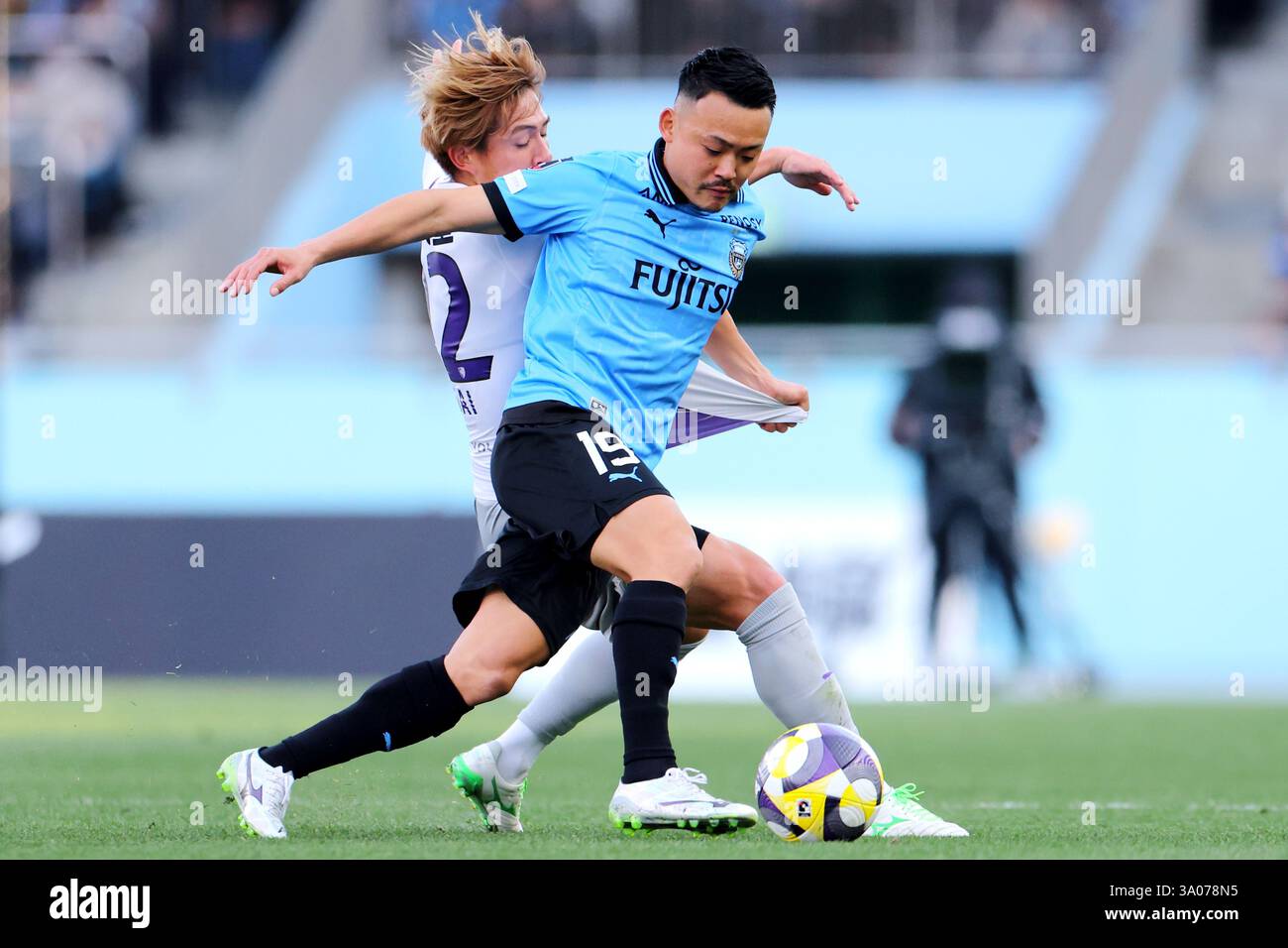 (L-R) Hidehiro Sugai (Sanga), So Kawahara (Frontale), MARCH 1, 2025 ...