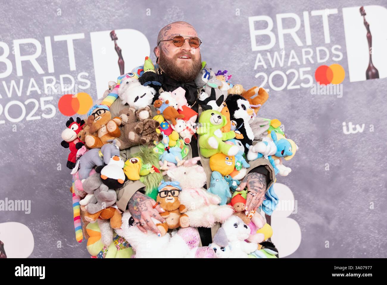 London, UK. 1st March, 2025. (EDITORIAL USAGE ONLY) Teddy Swims attends the Brit Awards 2025 Red ...