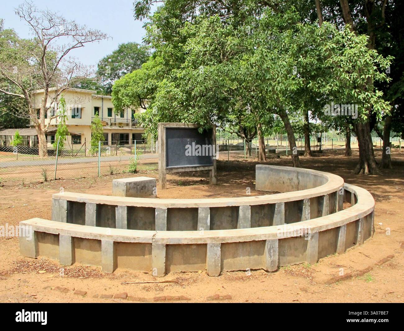 Open-air classroom in Santiniketan, the university founded by ...