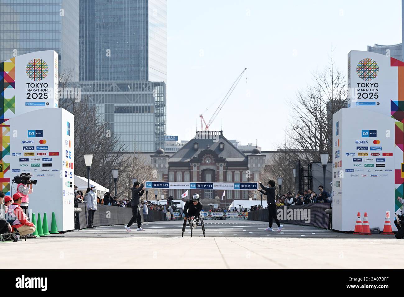 Tokyo, Japan. Credit: MATSUO. 2nd Mar, 2025. Tomoki Suzuki Marathon : Tokyo Marathon 2025 in ...