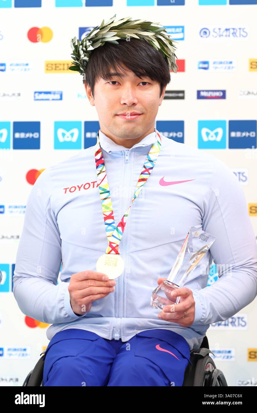 Tokyo, Japan. 2nd Mar, 2025. Tomoki Suzuki Marathon : Tokyo Marathon 2025 Wheelchair Men's Award ...