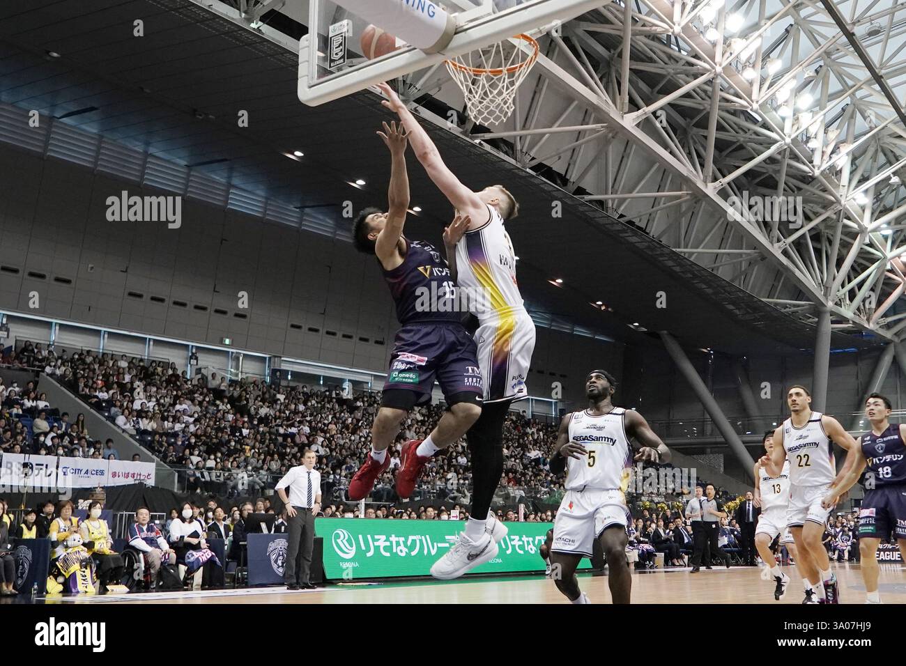Josh Hawkinson (Sunrockers), MARCH 2, 2024 - Basketball : 2024-25 B ...