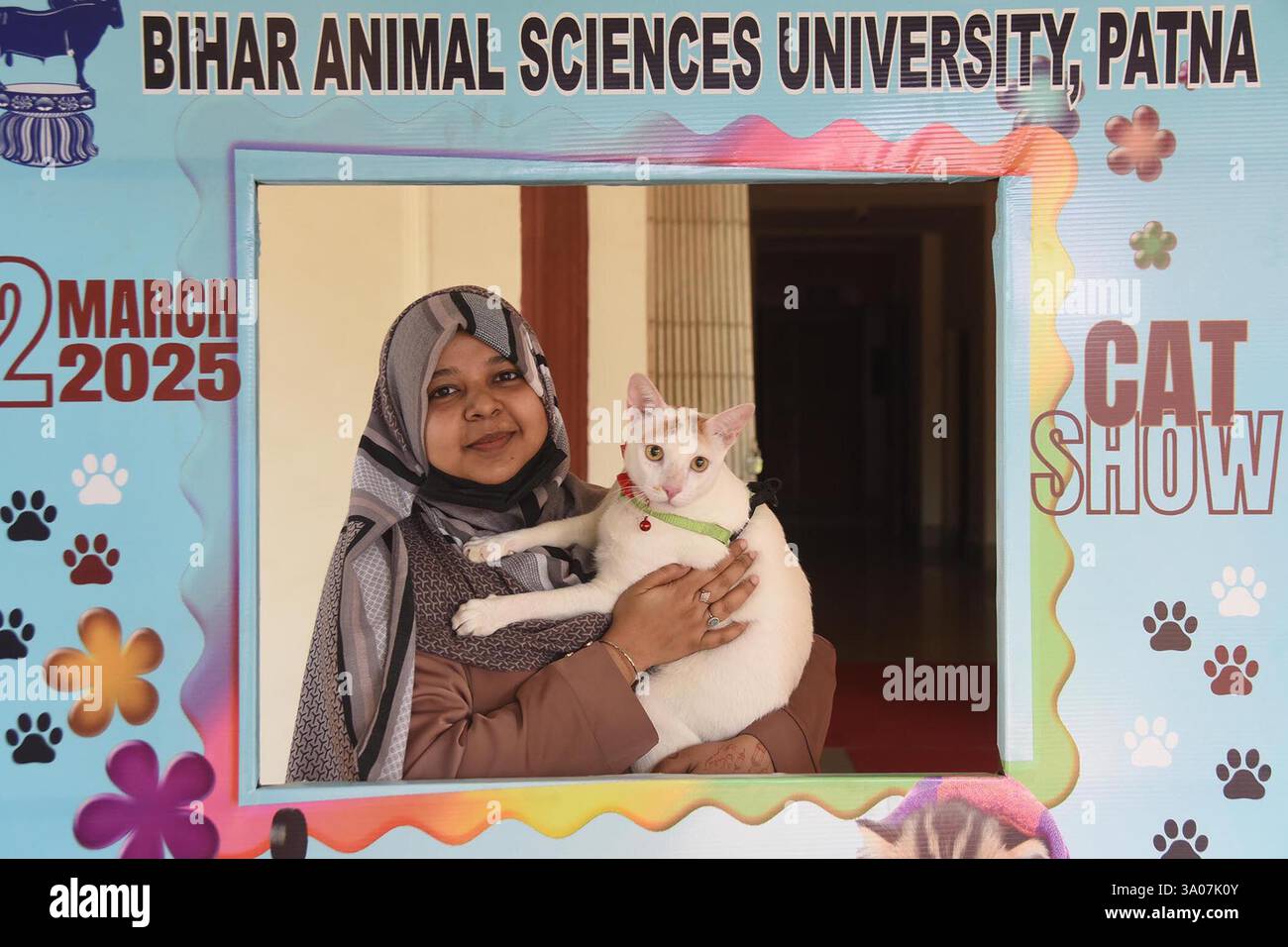 Patna, India. 02nd Mar, 2025. PATNA, INDIA - MARCH 2: A girl with her ...