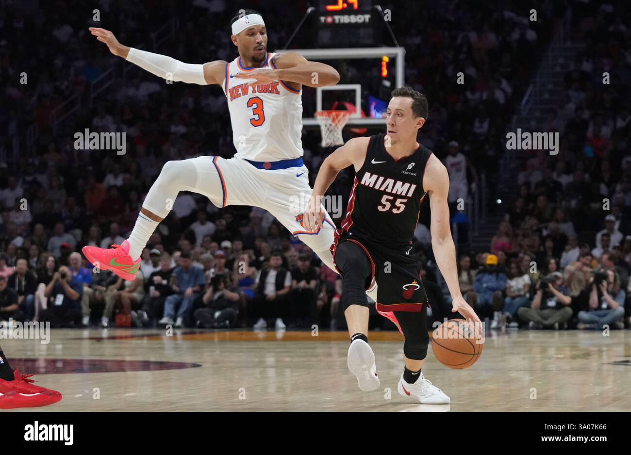 New York Knicks guard Josh Hart (3) defends against Miami Heat forward ...