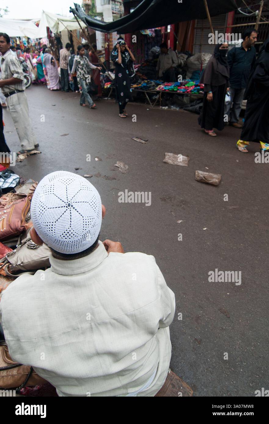 Lucknow streets hi-res stock photography and images - Alamy