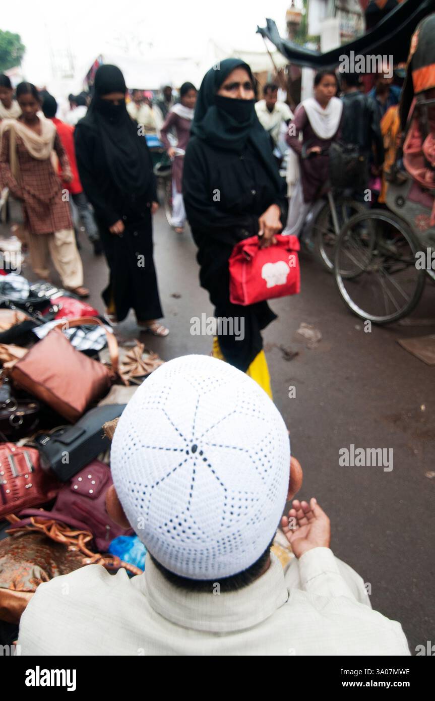 Lucknow streets hi-res stock photography and images - Alamy