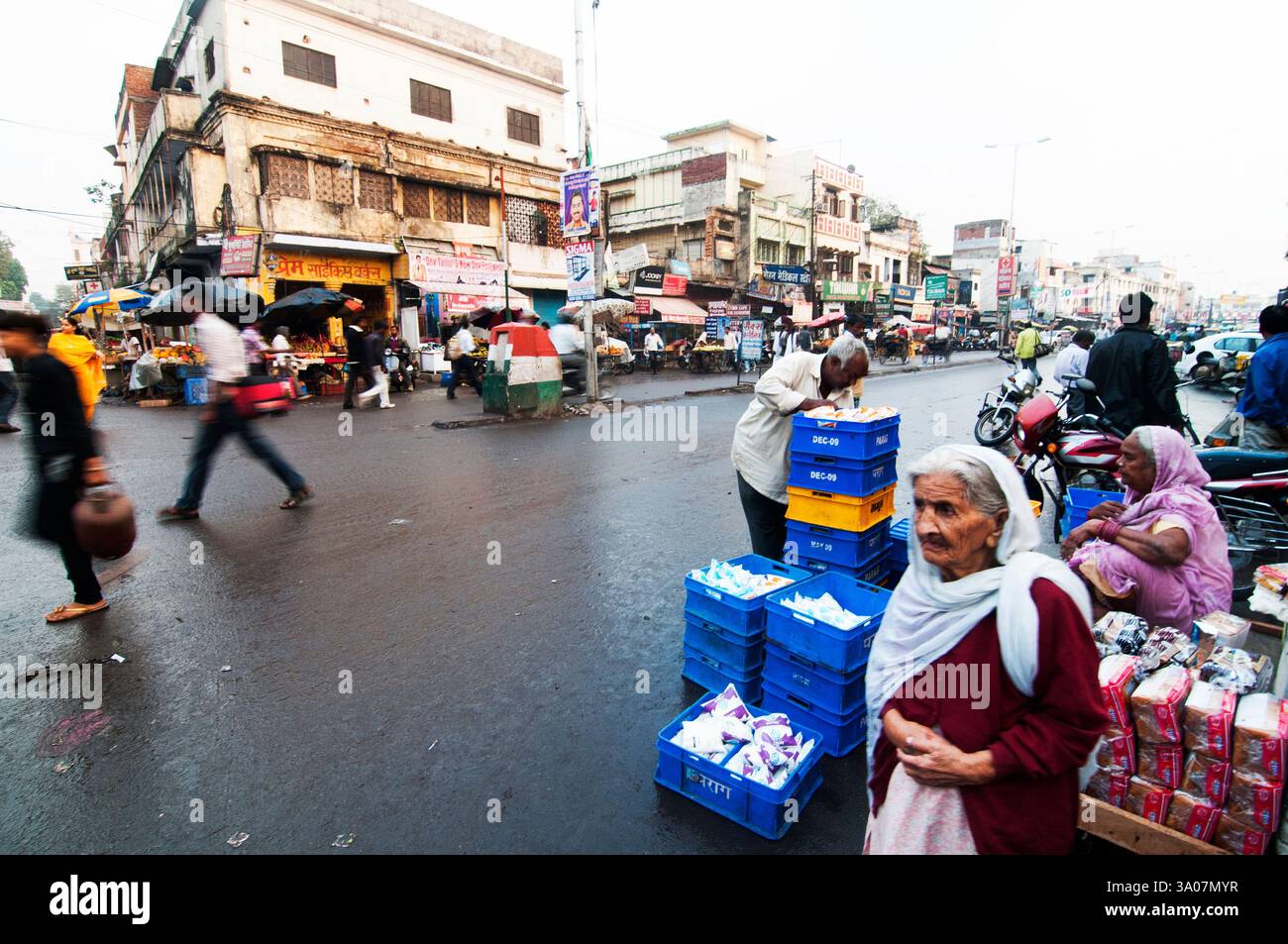 The vibrant streets in Lucknow, Uttar Pradesh, India Stock Photo - Alamy