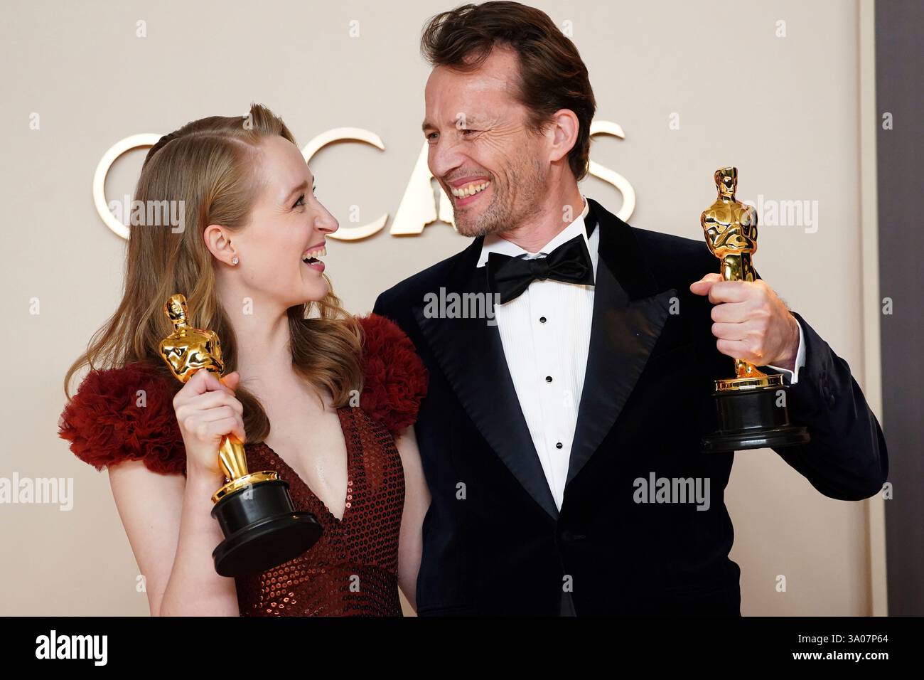Victoria Warmerdam, left, and Trent, winners of the award for best live ...