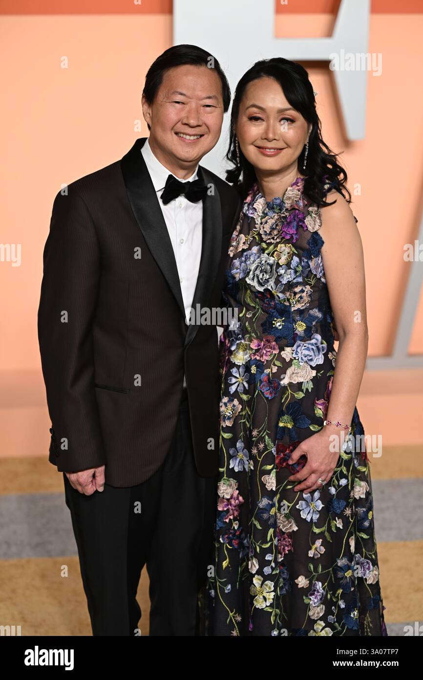 Ken Jeong (left) and Tran Ho attending the Vanity Fair Oscar Party held ...