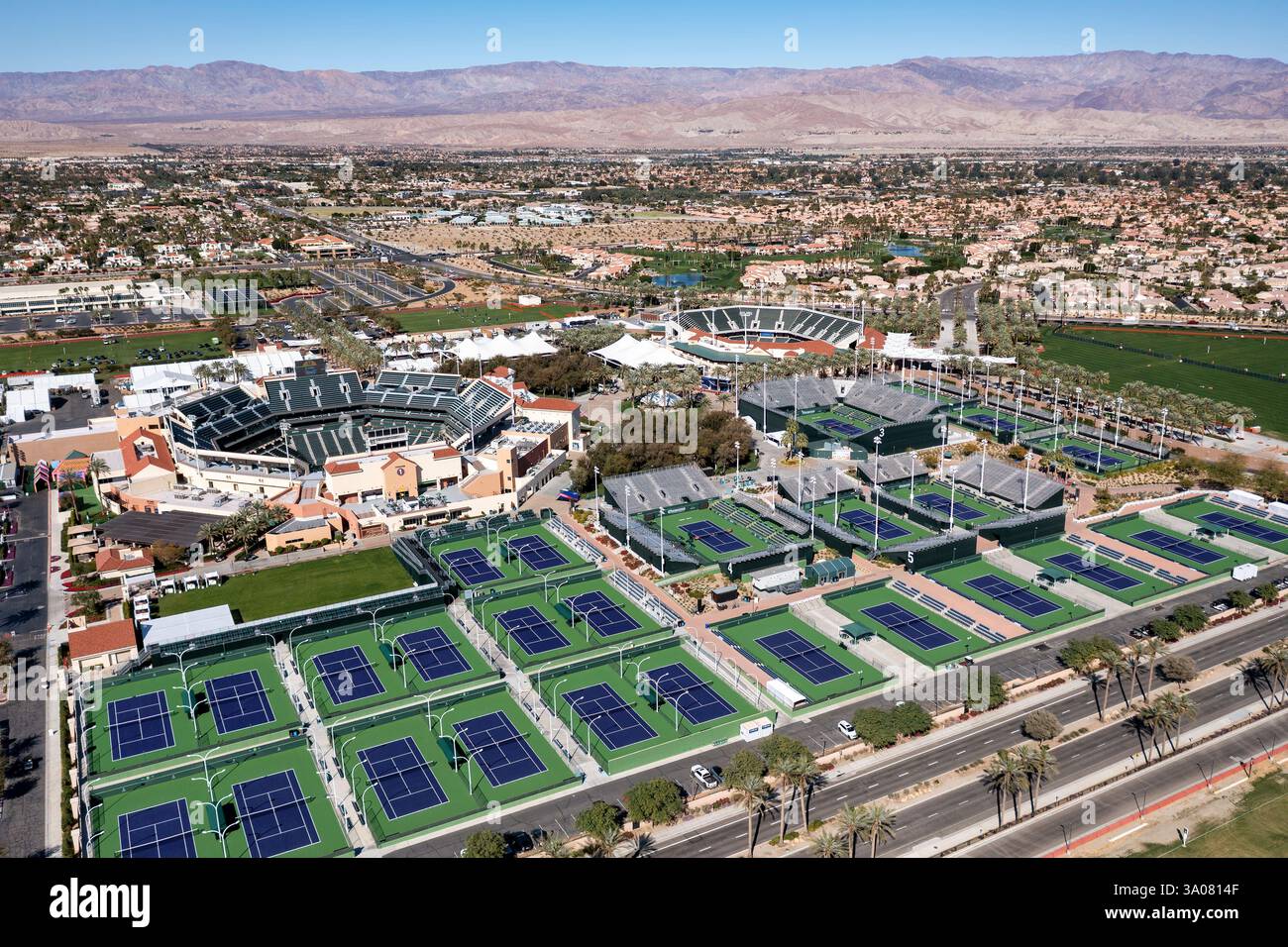 Aerial view stadium hardcourts hi-res stock photography and images - Alamy