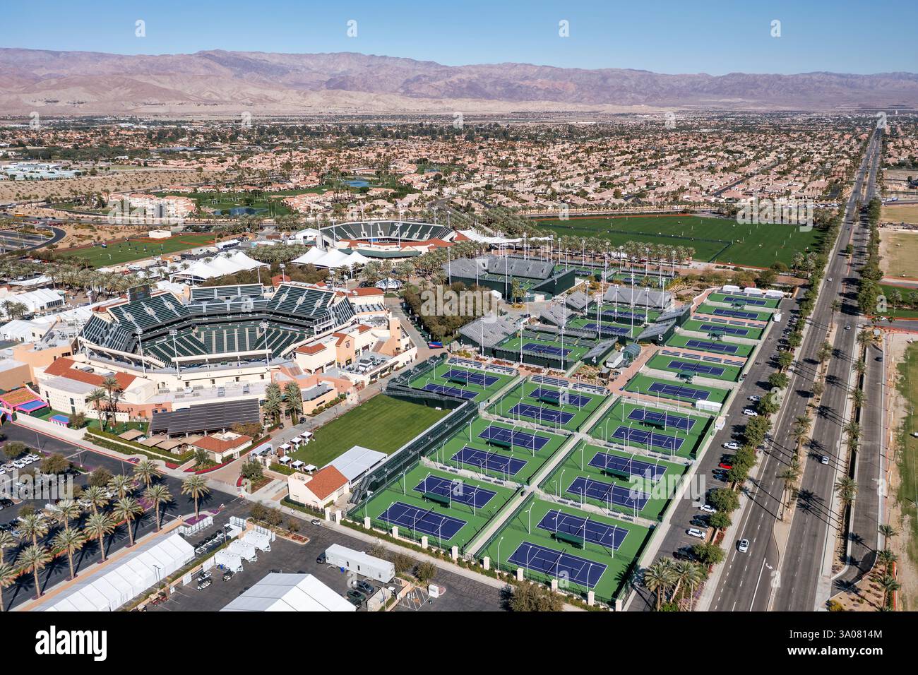 Aerial view stadium hardcourts hi-res stock photography and images - Alamy