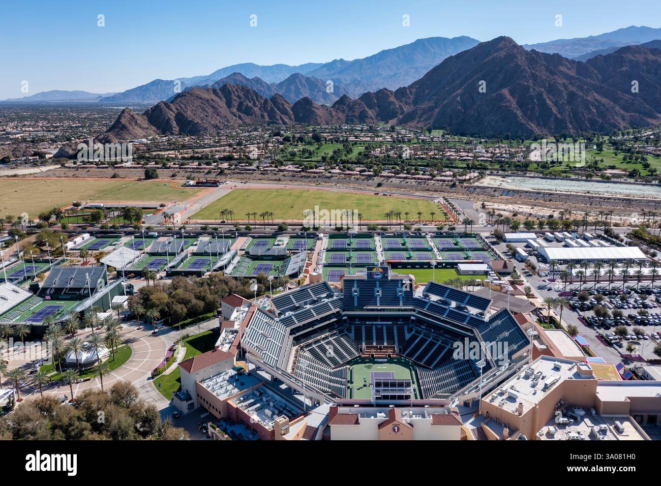 Aerial view stadium hardcourts hi-res stock photography and images - Alamy