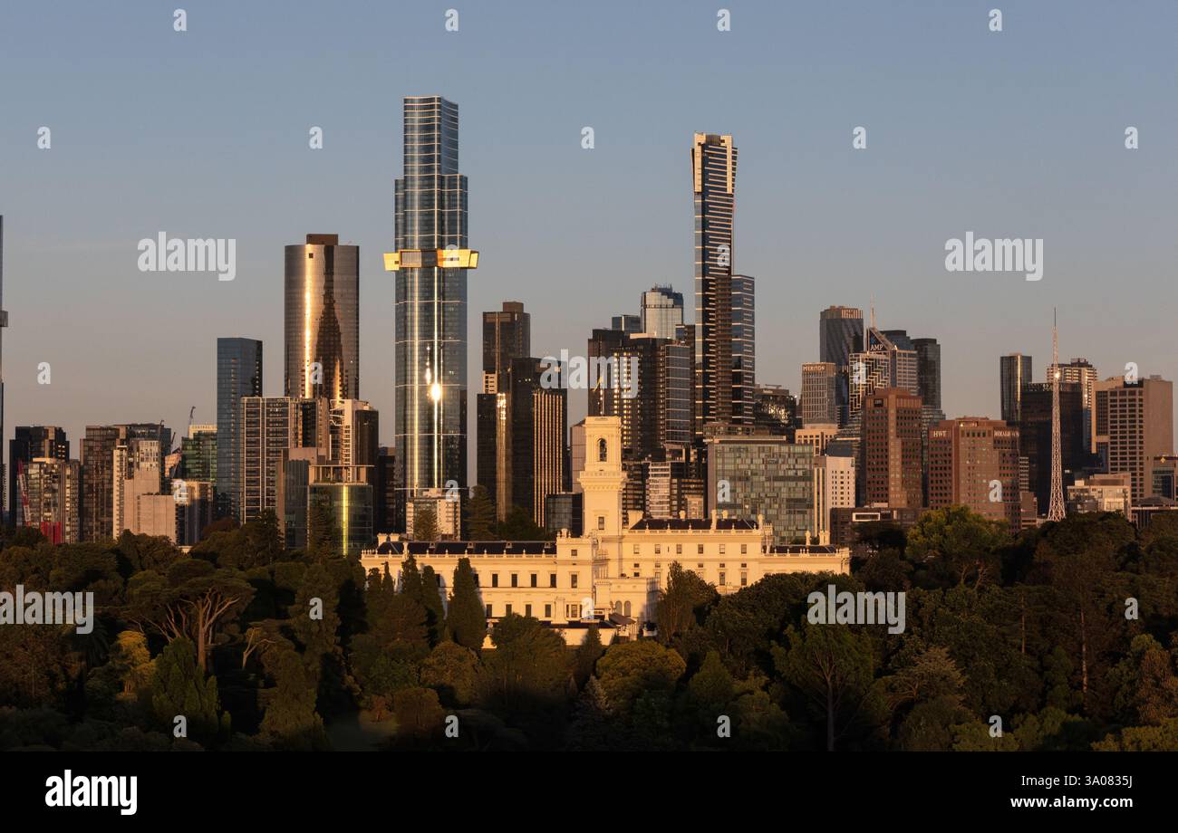 Melbourne Australia. Melbourne city skyline with Government House and ...