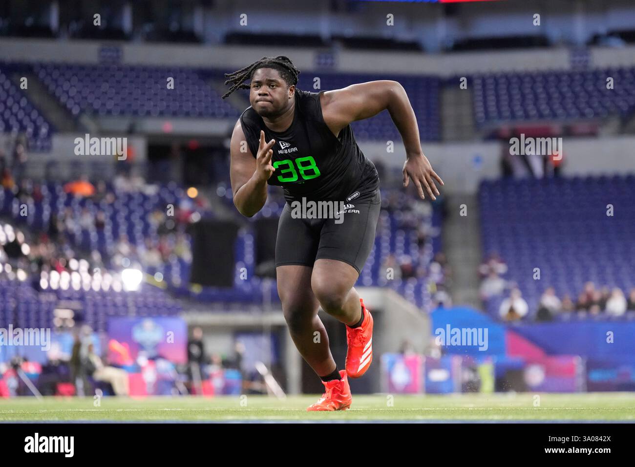 South Carolina offensive lineman Torricelli Simpkins III runs a drill ...